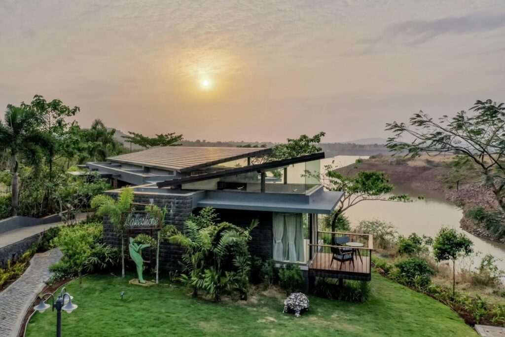 Lakeshore - Inclined Studio