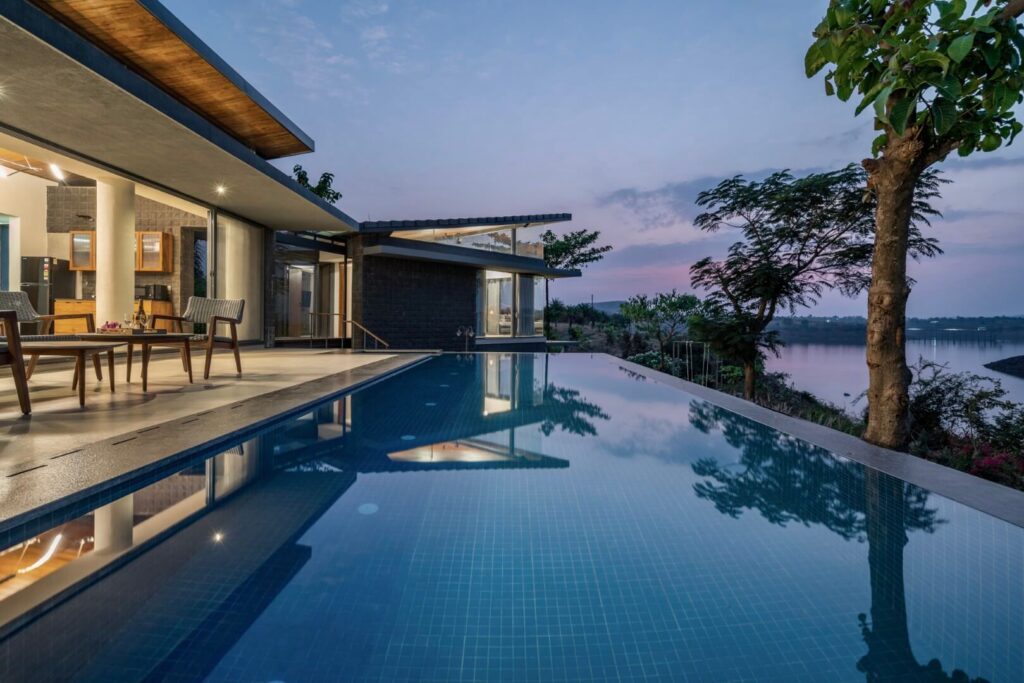 Lakeshore - Inclined Studio