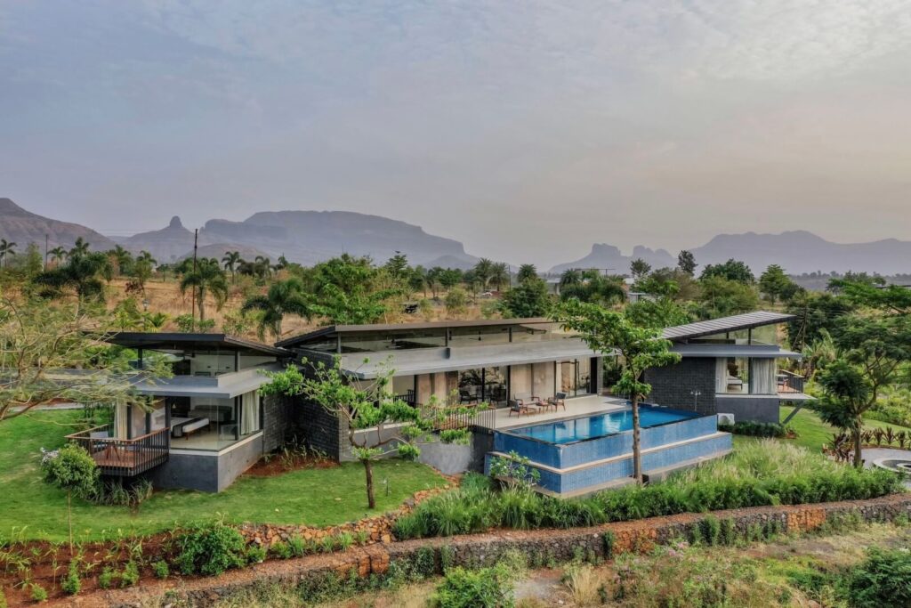 Lakeshore - Inclined Studio