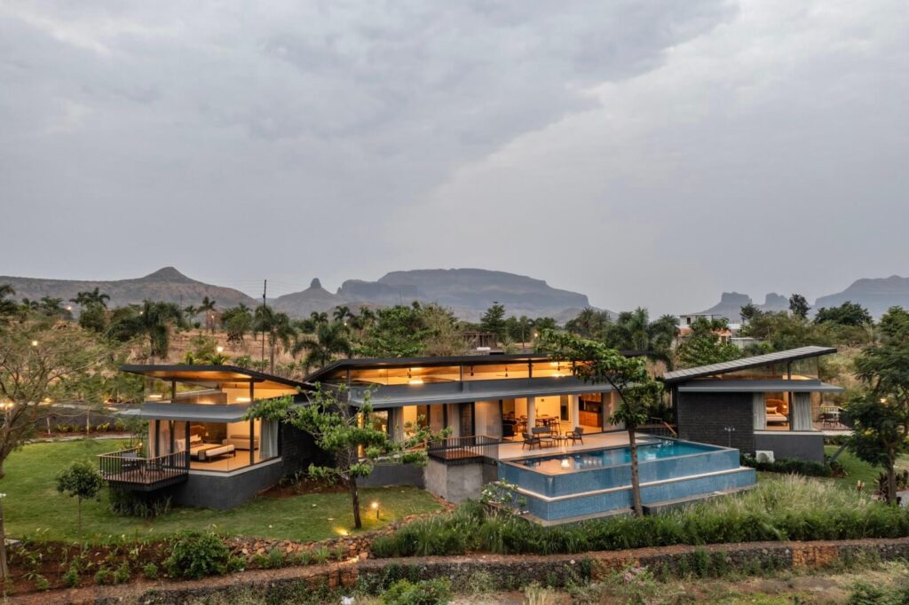 Lakeshore - Inclined Studio